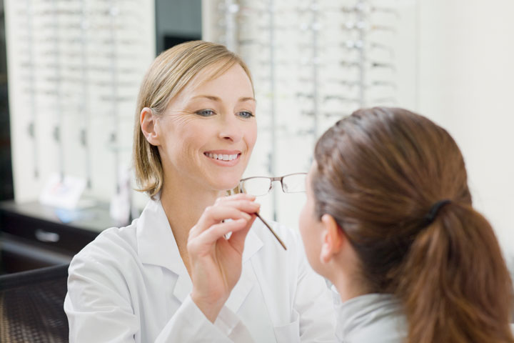 Certificate IV in Optical Dispensing HLT47815-01-GR | TAFE NSW